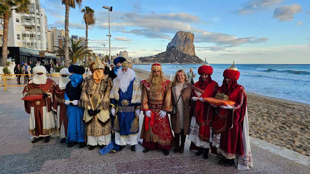 Imágenes de Los Reyes Magos desfilarán por Calp con personajes de ...