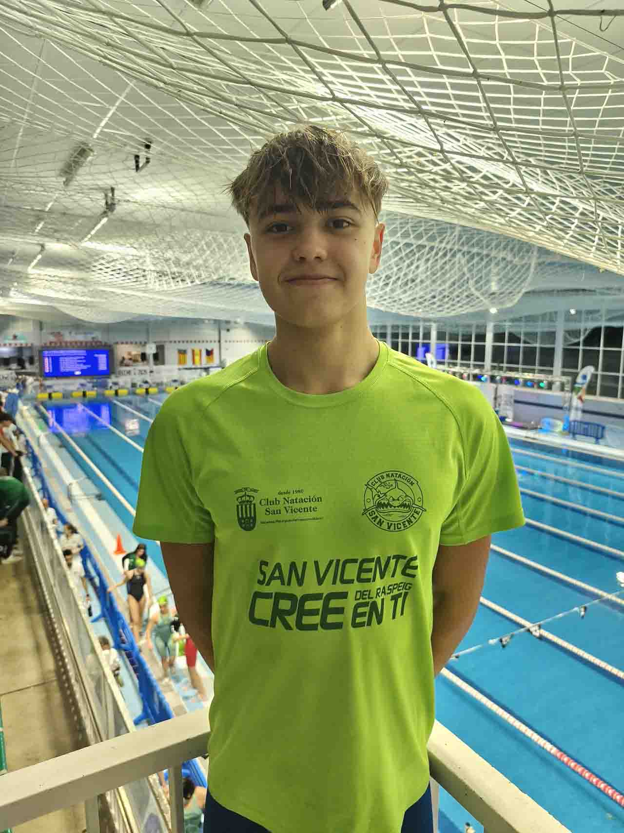 El joven calpino Maxim Zyablov bate el récord autonómico de natación en ...