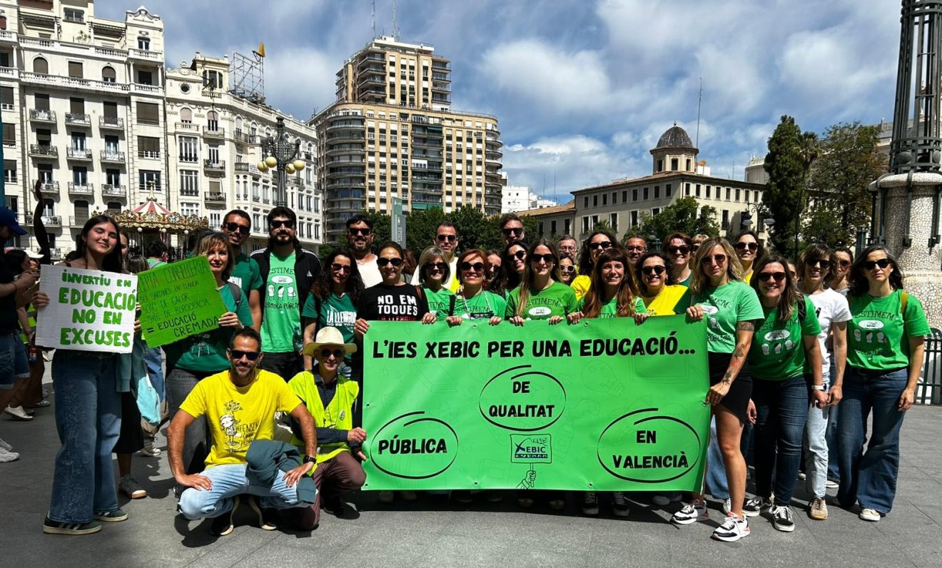 Històric suport a la vaga a la Marina Alta que deixa buides les aules ...