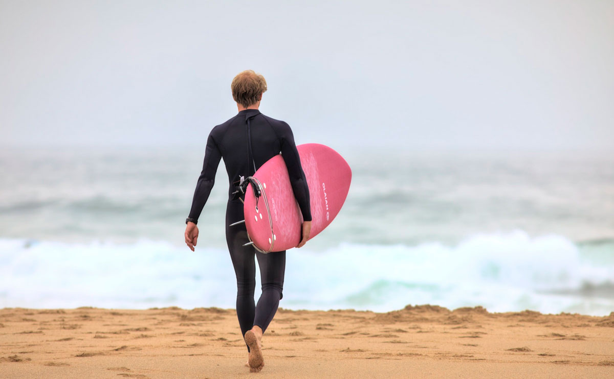 El éxito de las escuelas de surf en los meses de verano | Noticias La ...
